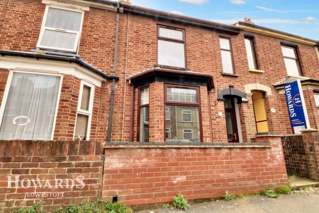 Norfolk Street, Lowestoft 3 bed terraced house - £180,000