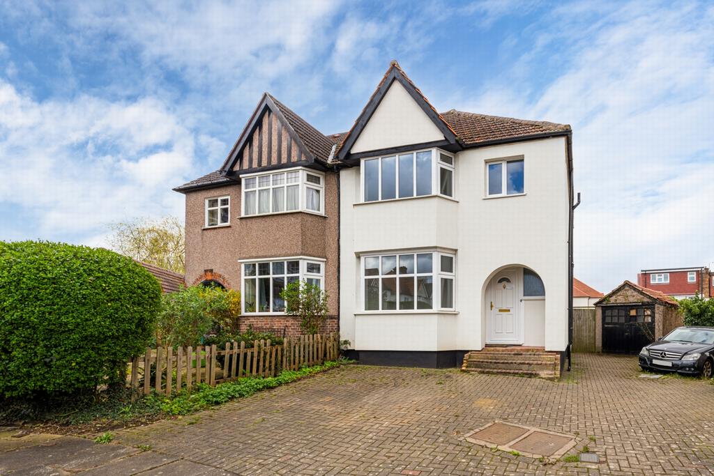 Hillside, London, NW9 3 bed semi-detached house - £600,000