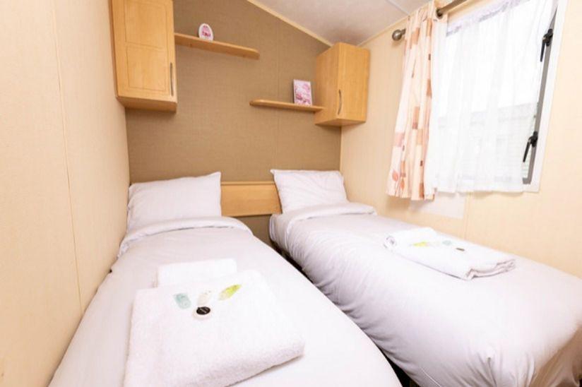 Field View 350, Leysdown Road ME12 3 bed static caravan for sale - £20,000
