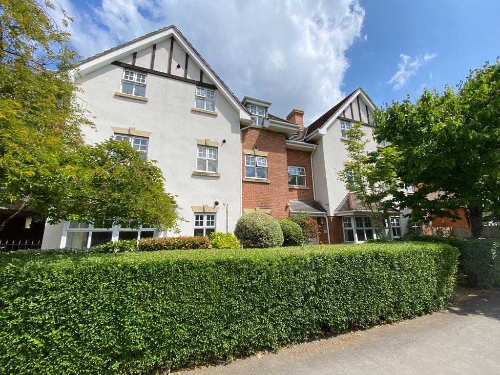 WOKING 2 bed flat - £1,495 pcm (£345 pw)