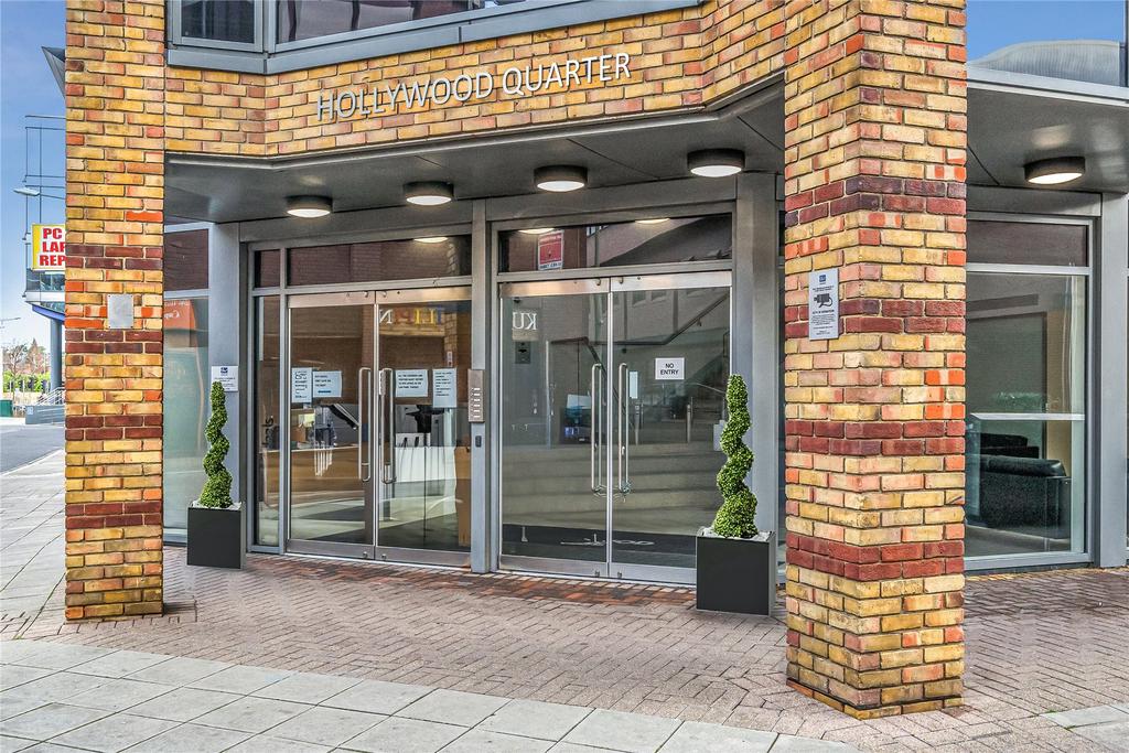 Church Street East, Surrey GU21 1 bed flat for sale - £265,000
