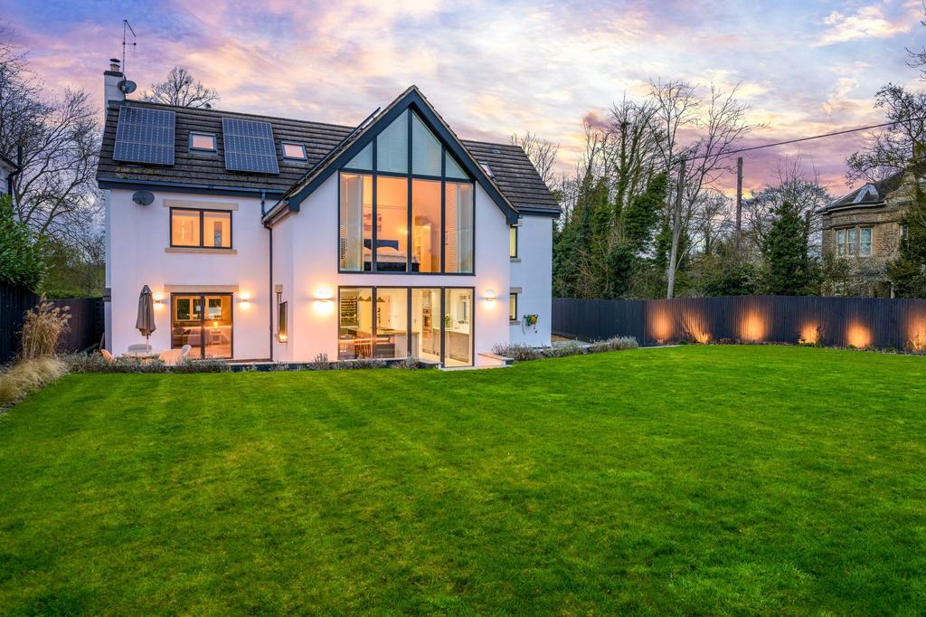 Barrowden Road Ketton PE9 3RJ 5 bed detached house - £1,150,000