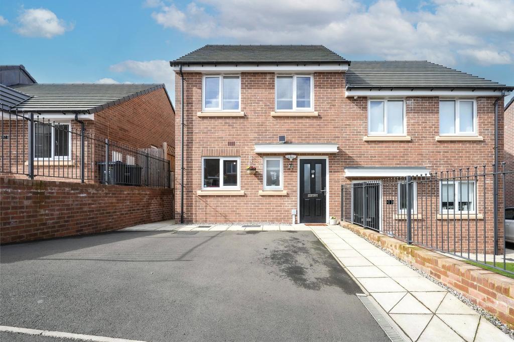 Maple Road, Blaydon On Tyne, NE21 3 bed semi-detached house for sale ...