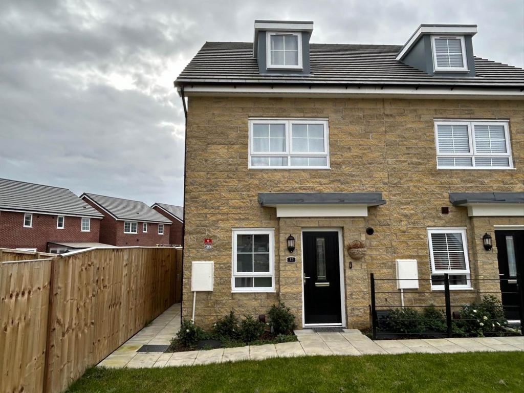 Wincham Avenue, Speke 4 bed semi-detached house - £1,400 pcm (£323 pw)