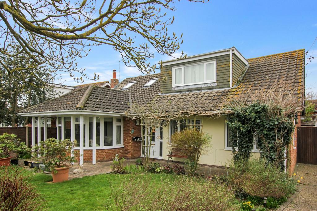 Dymchurch, Romney Marsh TN29 5 bed detached house - £650,000