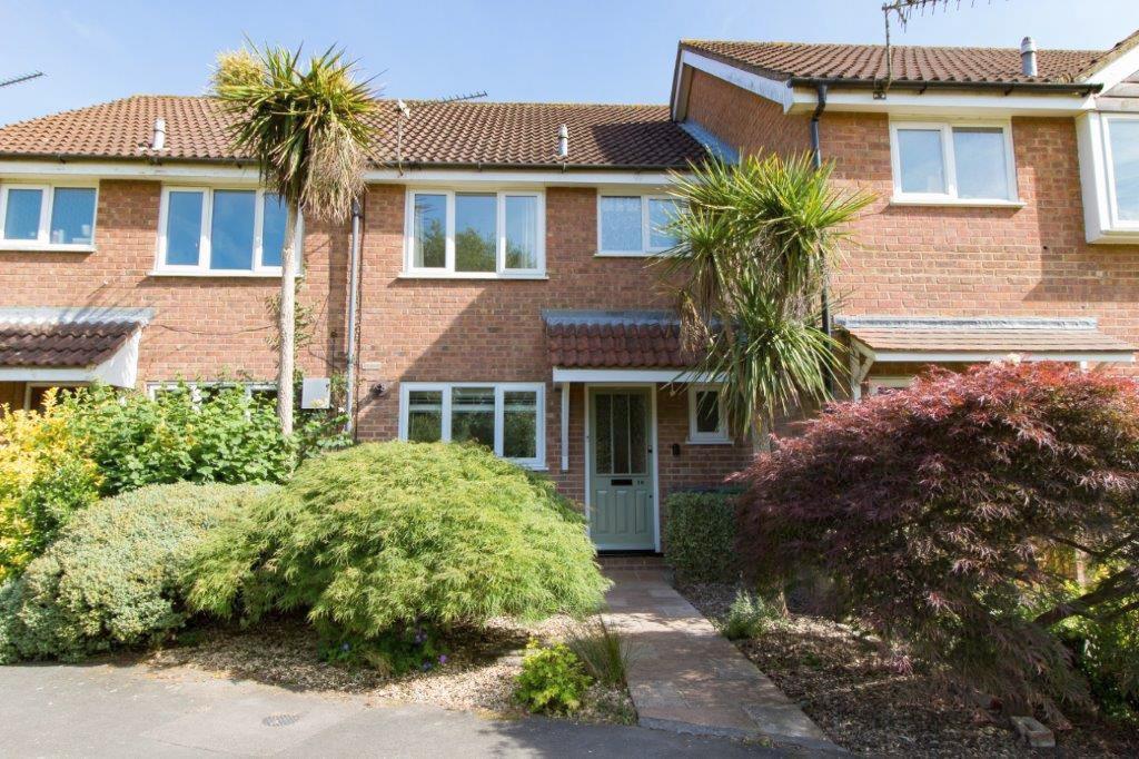 Frimley Surrey Gu16 3 Bed Terraced House £1 600 Pcm £369 Pw