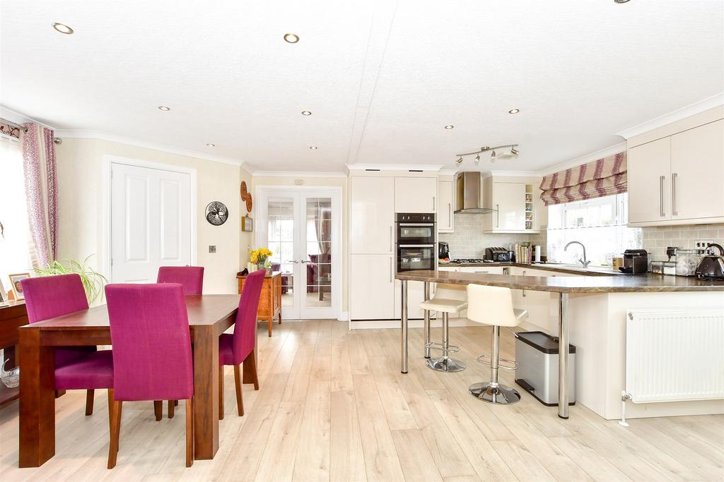 Southwick Road, North Boarhunt, Fareham, Hampshire 2 bed park home for ...