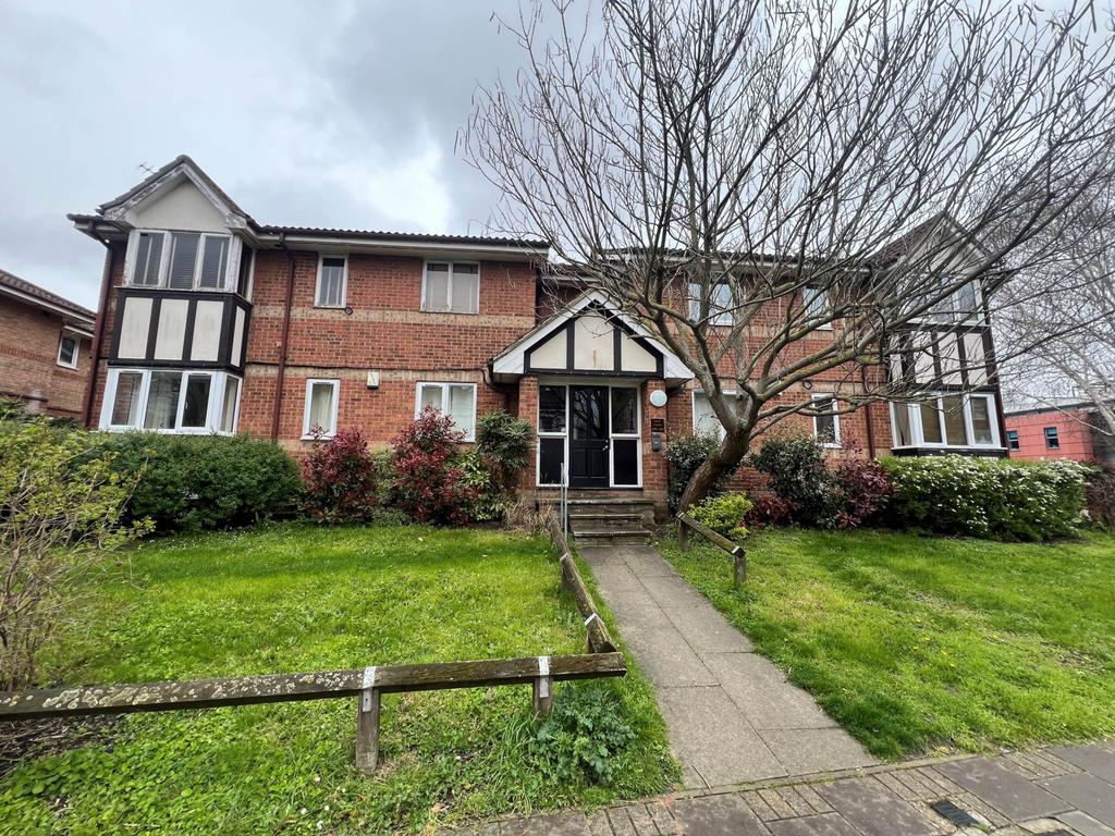 West Street, Erith DA8 1 bed flat - £165,000