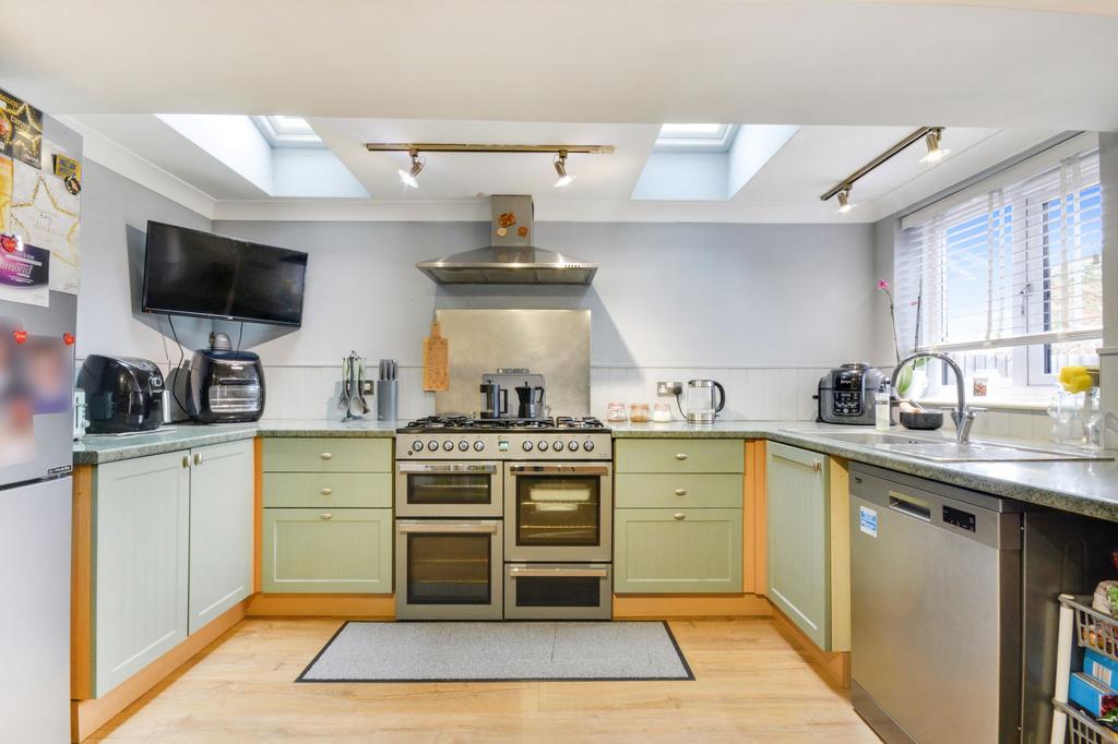 Lower Denmark Road, Ashford TN23 3 bed semi-detached house - £300,000