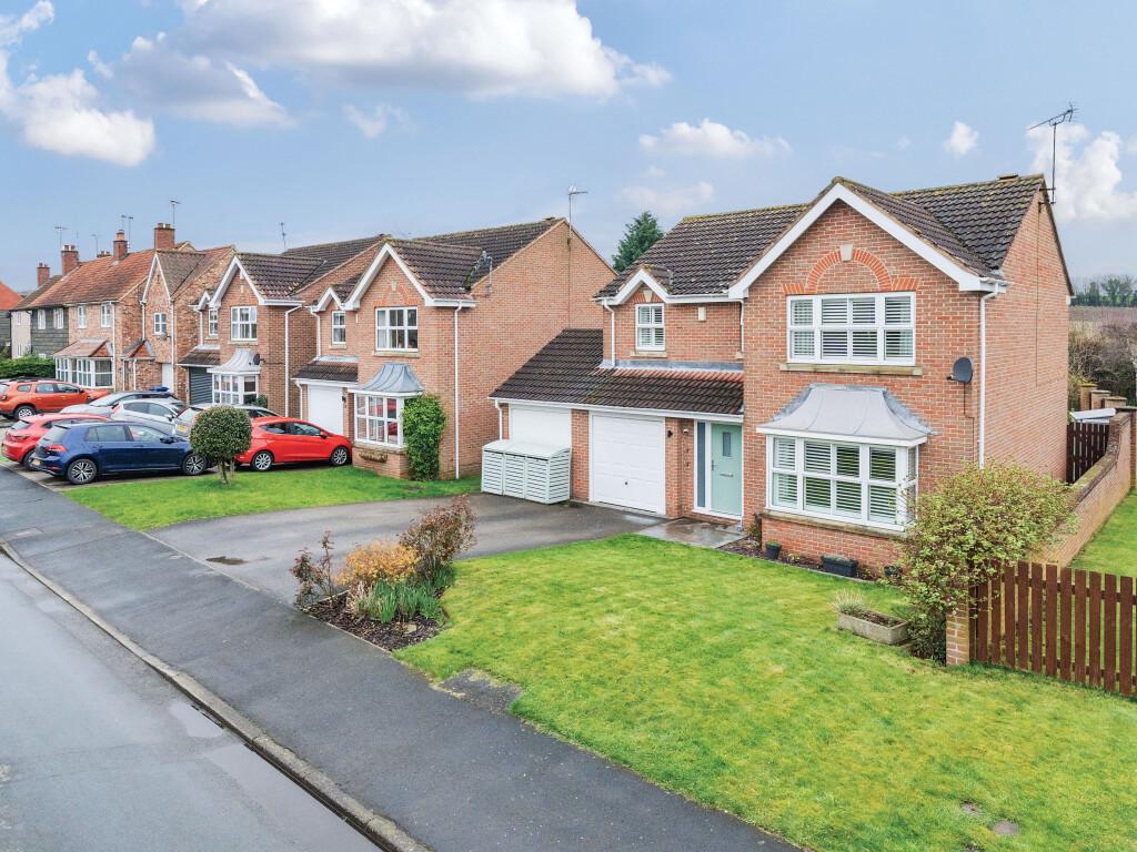 Church Crescent, Stutton, Tadcaster 4 bed detached house - £500,000