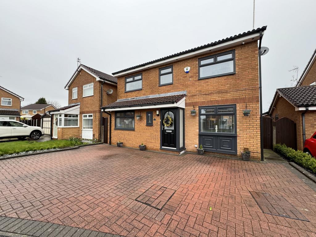 Maypool Drive, South Reddish 5 bed detached house - £390,000