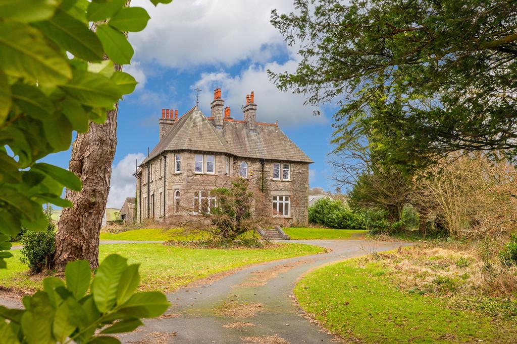 The Vicarage, Natland, LA9 7QQ 6 bed detached house - £760,000