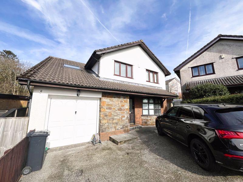 The Meadows, Cimla, Neath, SA11 3XF 4 bed detached house - £350,000