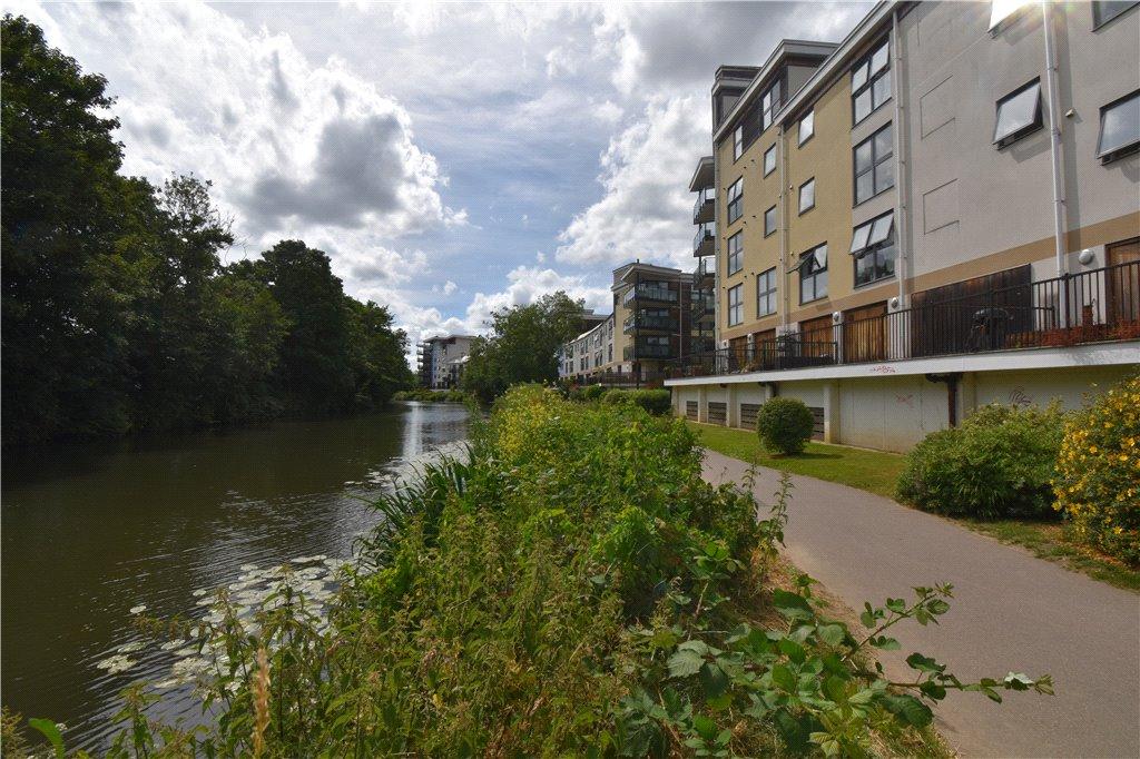 Clifford Way, Maidstone 2 bed apartment - £175,000