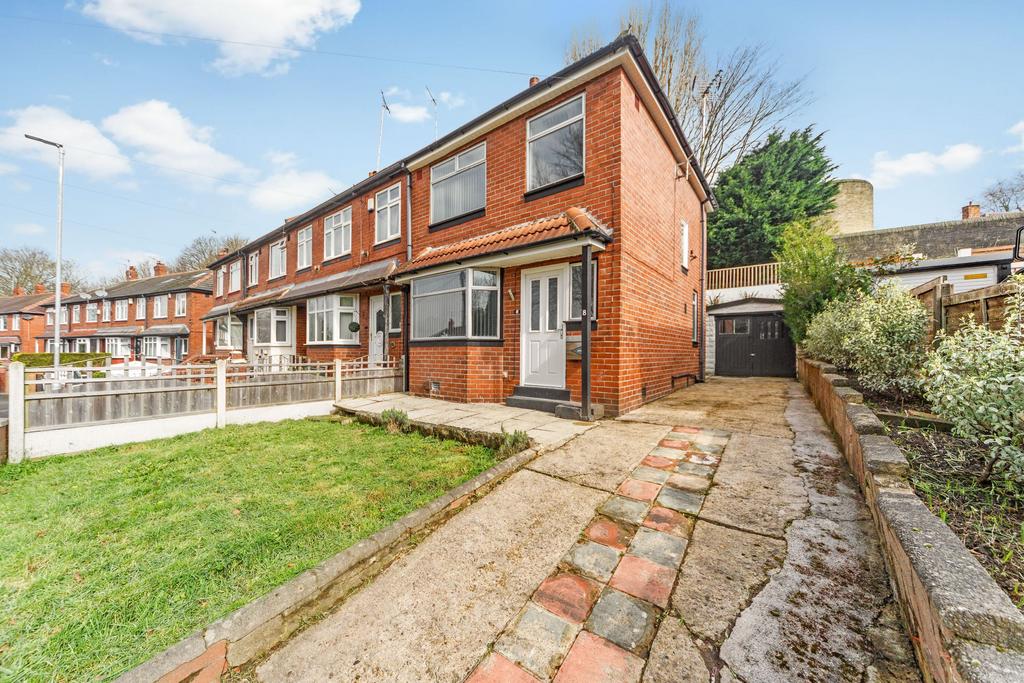 Leeds LS15 3 bed end of terrace house - £195,000