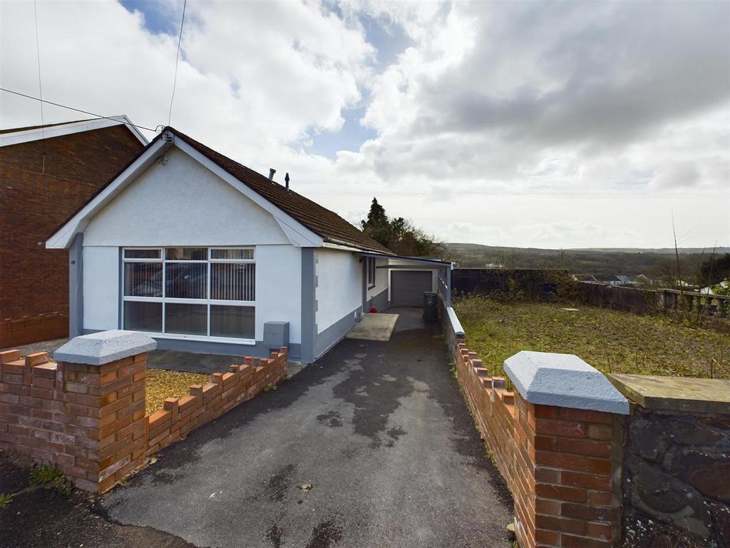 Dwynant, Pontyates 2 bed bungalow - £175,000
