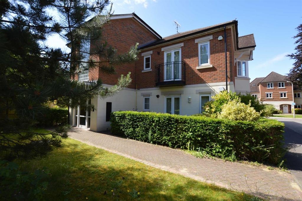Symeon Place, Caversham Heights, Reading 2 bed apartment - £355,000
