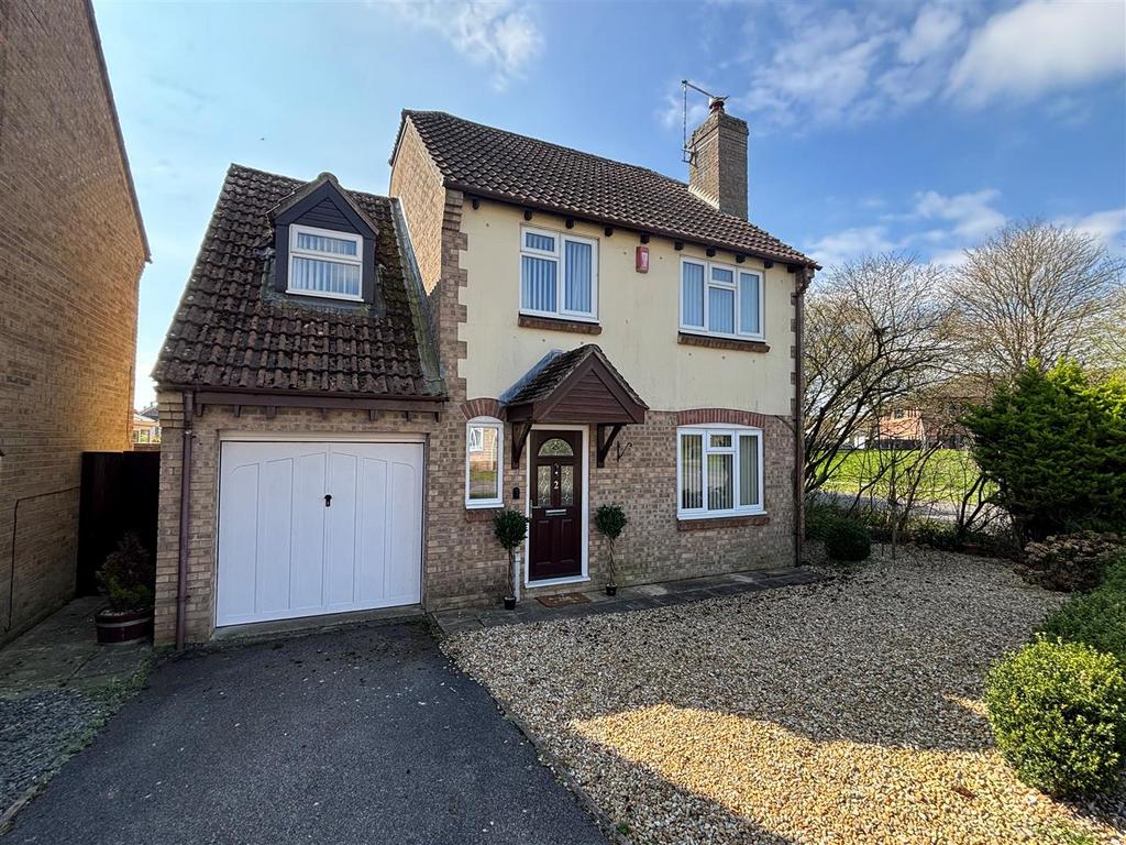 Davies Drive, Devizes, Wiltshire, SN10 4 bed detached house for sale ...