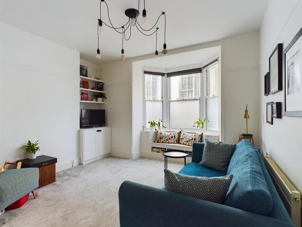 Devonshire Place, Brighton 2 bed flat - £325,000