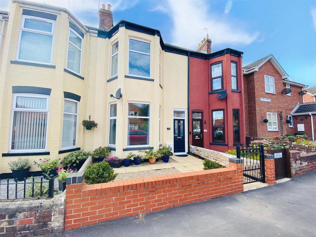 Cliff Road, Hornsea 3 bed house - £199,950