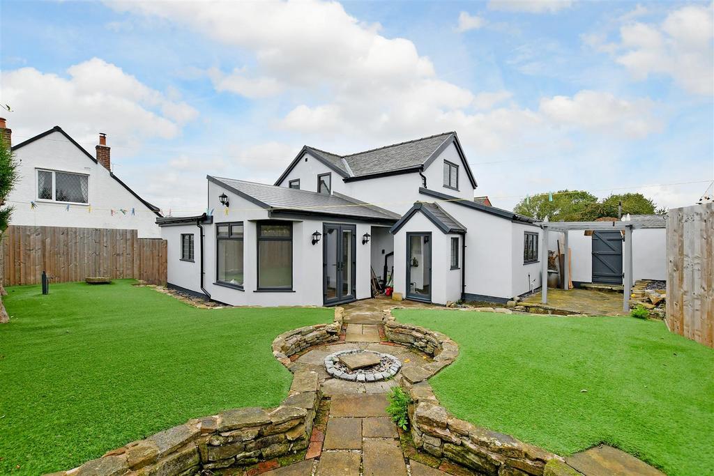 Top Road, Calow, Chesterfield 3 bed detached house for sale - £350,000