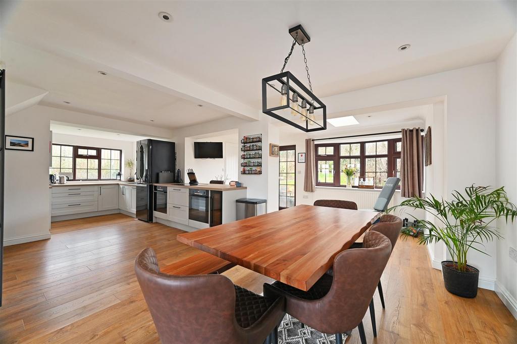 Garth Way Close, Dronfield 3 bed semi-detached house - £330,000