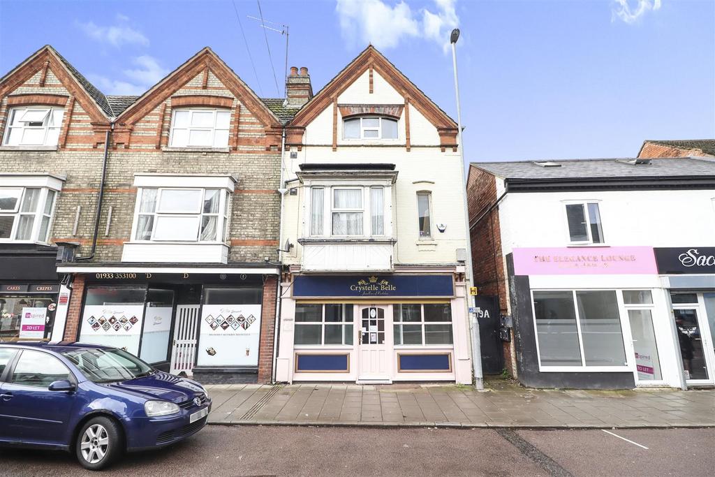 High Street, Rushden NN10 Mixed use - £205,750