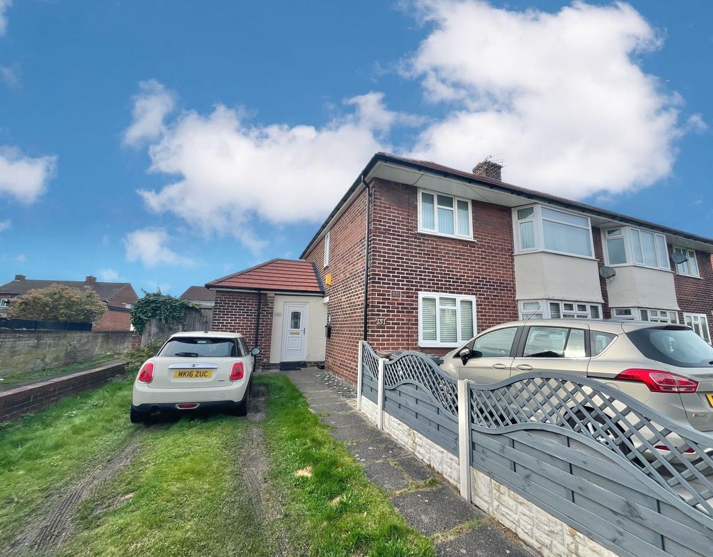 Moorhey Road, Liverpool, L31 2 bed flat - £110,000