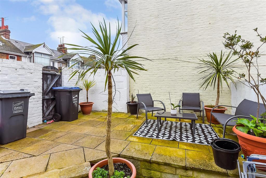 Danesmead Terrace, Margate, Kent 3 bed end of terrace house for sale ...