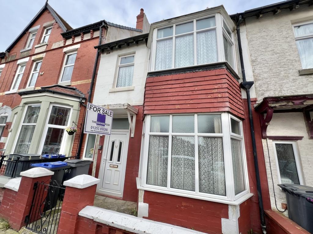 Warbreck Drive, Bispham FY2 4 bed terraced house - £125,000