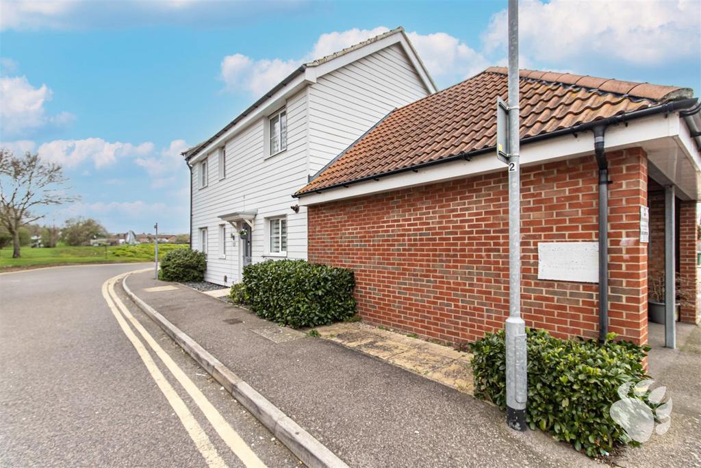 Markhams Close, Basildon SS15 2 bed end of terrace house for sale - £ ...