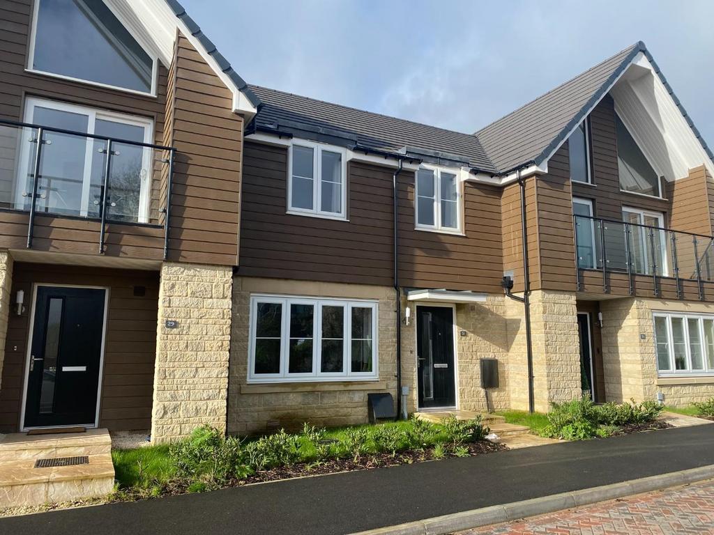 Osier Way, Olney, Buckinghamshire MK46 3 bed terraced house - £385,000