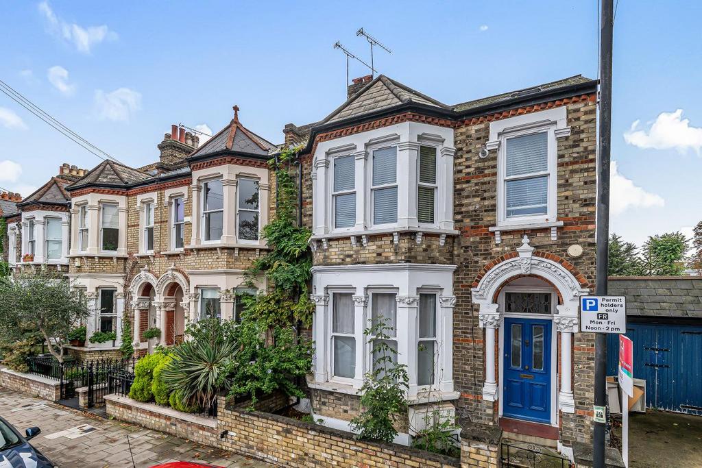 Cotherstone Road, Brixton Hill 3 bed flat - £650,000
