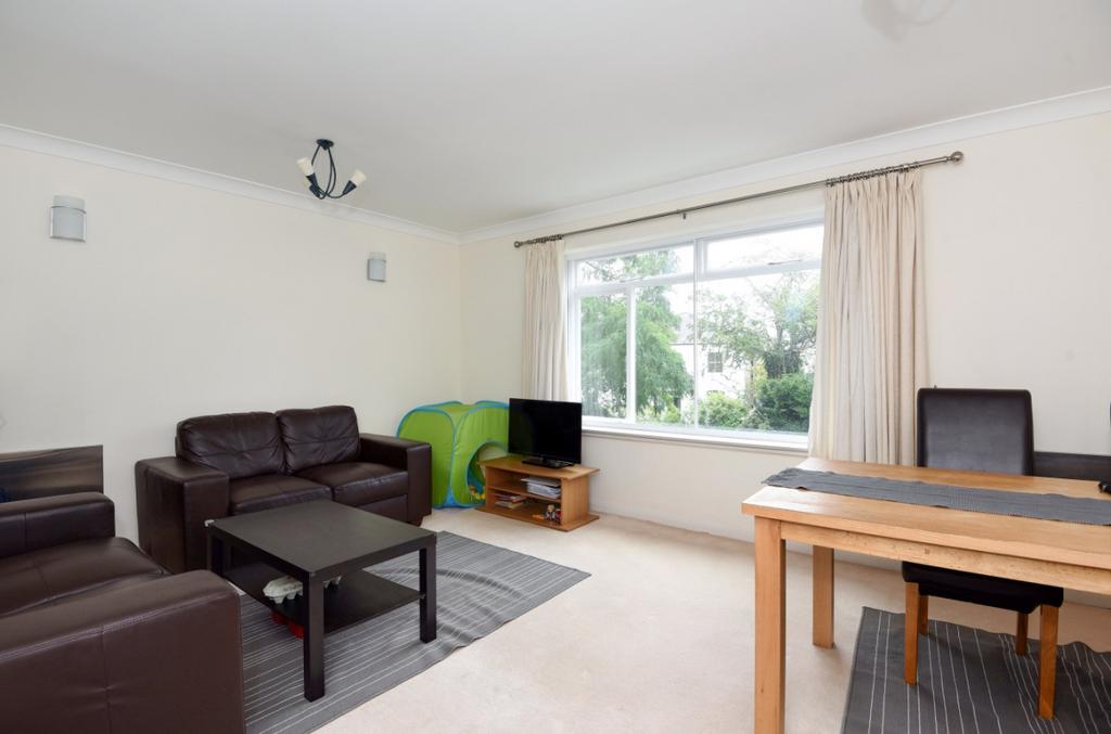 Denmark Avenue Wimbledon SW19 2 bed flat - £1,800 pcm (£415 pw)