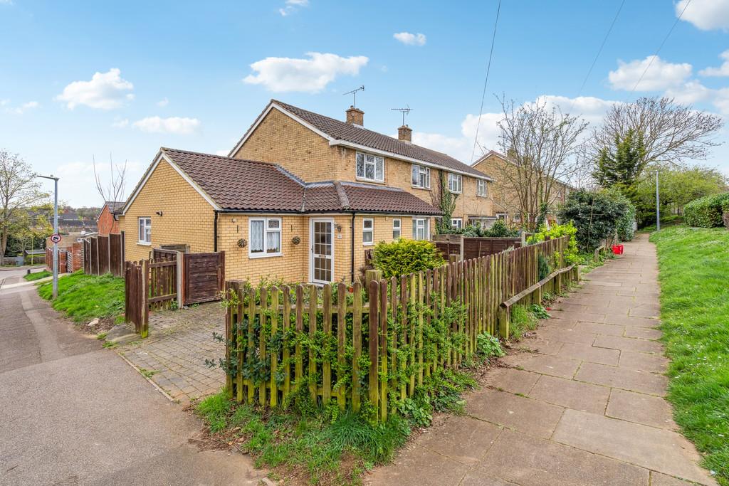Spring Drive, Stevenage 1 bed semi-detached bungalow for sale - £245,000