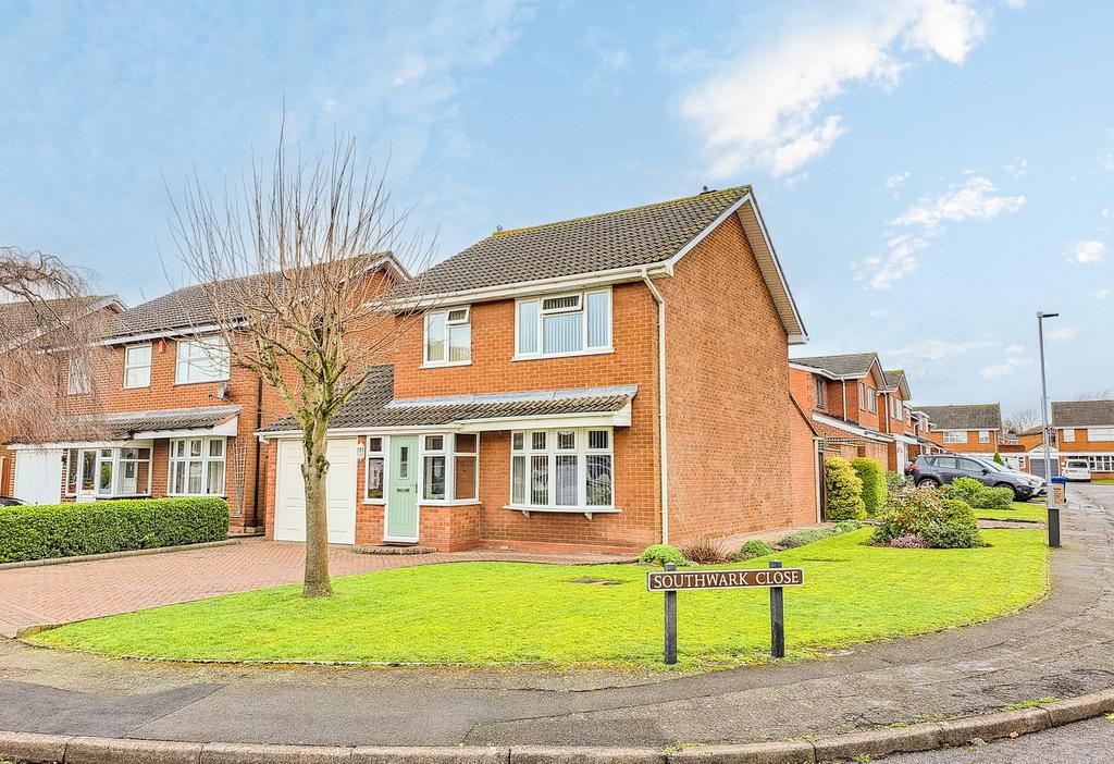 Norwich Close Lichfield WS13 3 Bed Detached House 365 000 Norwich Close Lichfield WS13 3 Bed Detached House 365 000