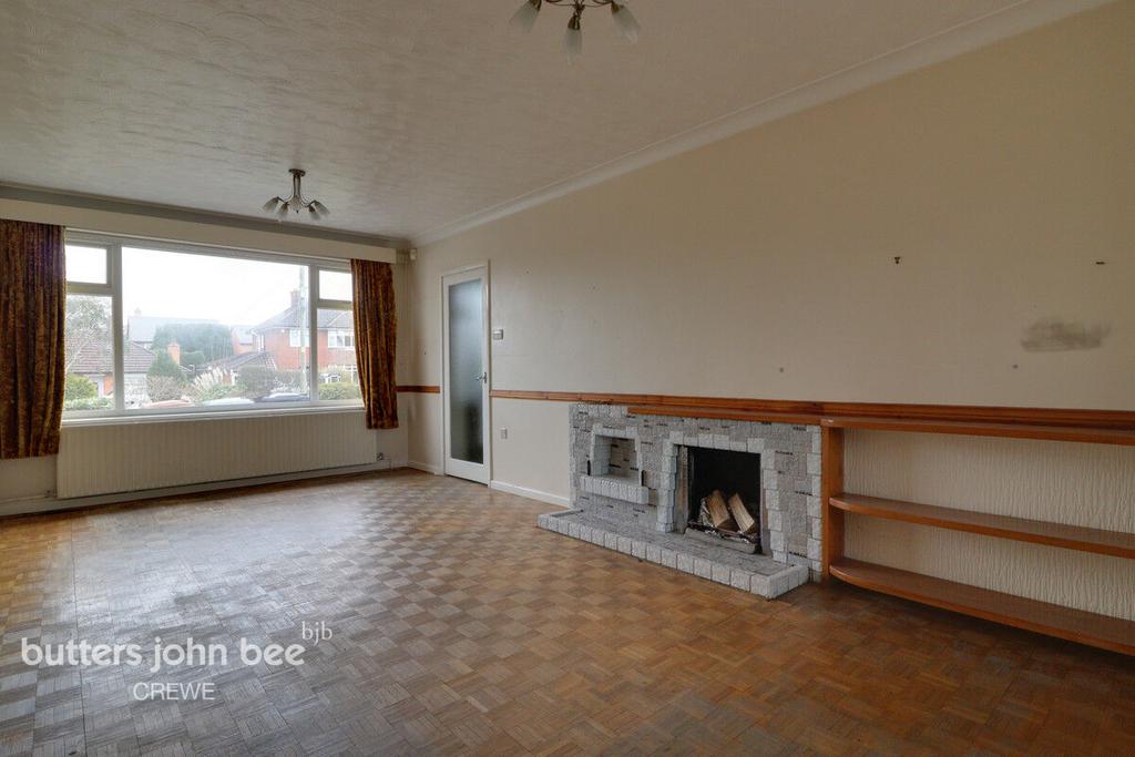 Crewe Road, Crewe 3 bed detached bungalow for sale - £300,000