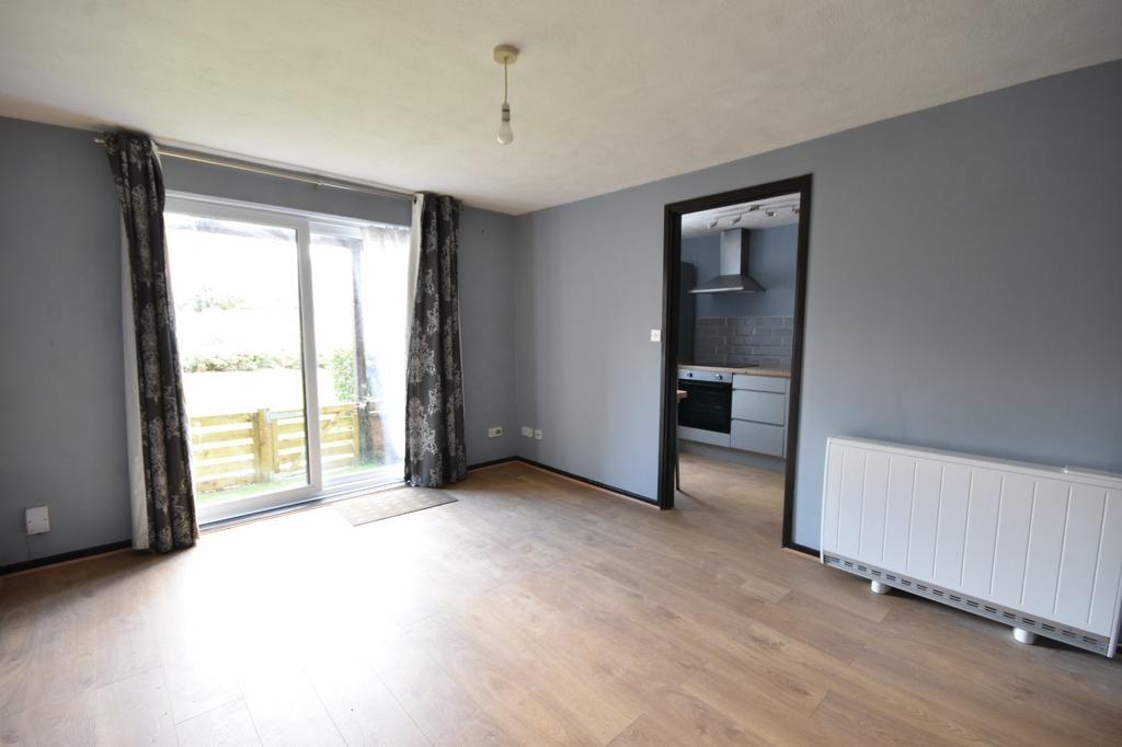 Horley, Surrey, RH6 1 bed apartment - £200,000