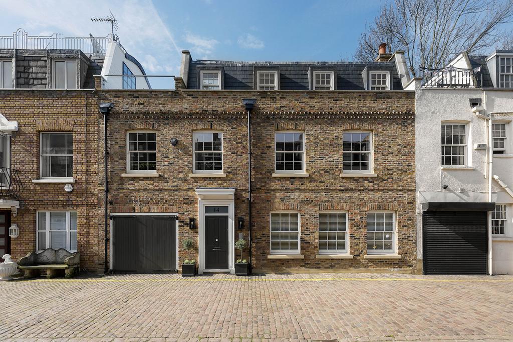 London SW10 3 bed mews - £3,250,000