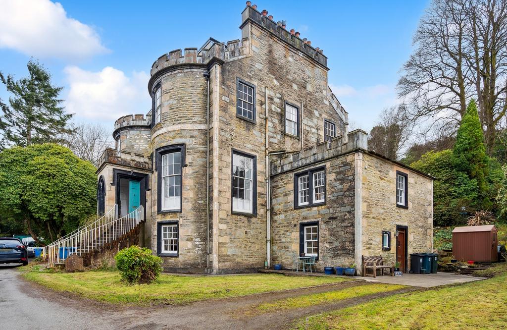 Stroul Lodge, Clynder, Argyll & Bute... 2 bed apartment - £119,000