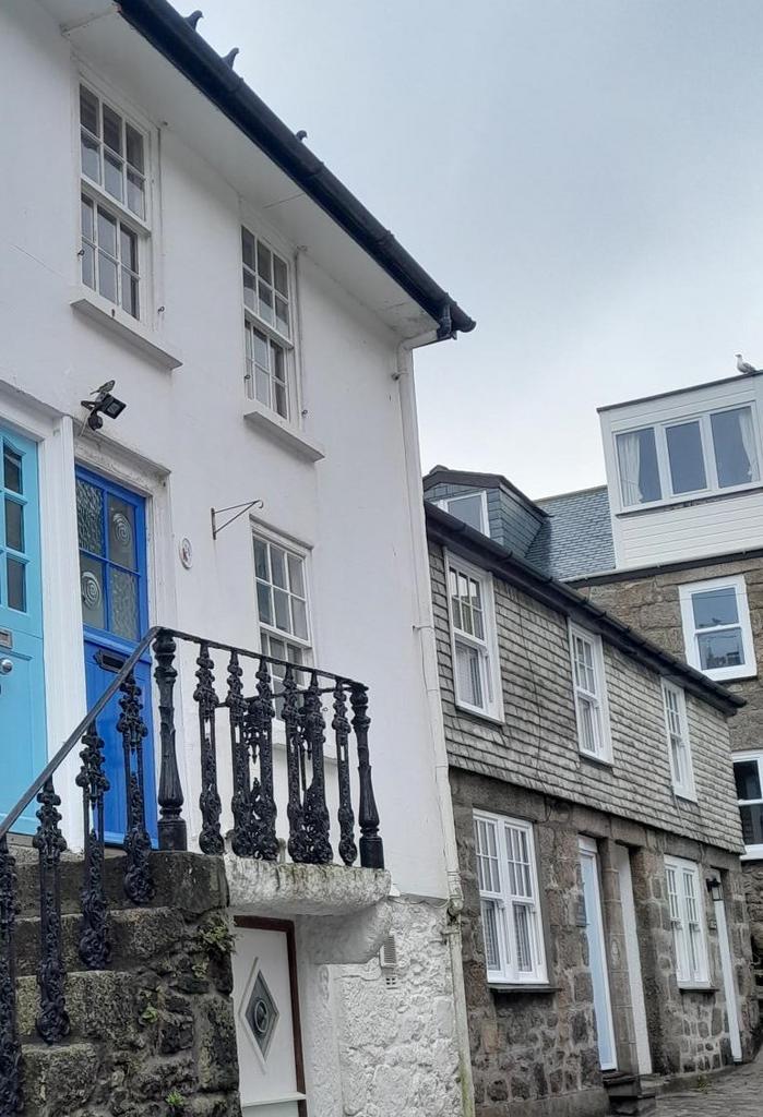 Virgin Street, St Ives TR26 3 bed terraced house - £475,000