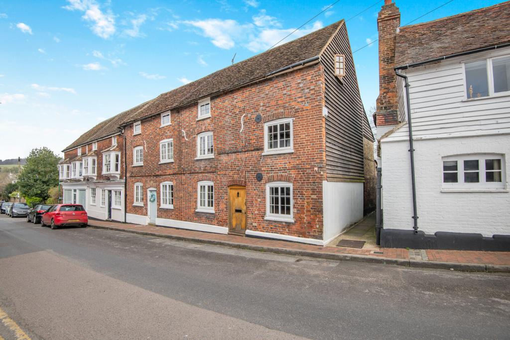 High Street, Farningham, Kent, DA4 3 bed end of terrace house for sale ...
