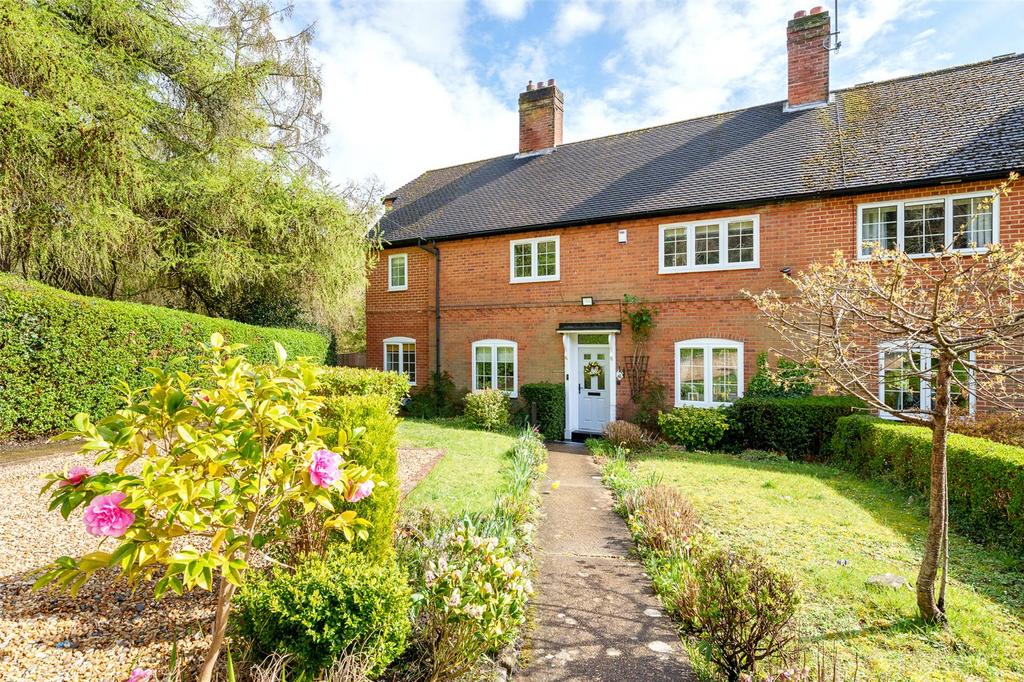 Crowthorne, Berkshire RG45 4 bed semi-detached house - £650,000