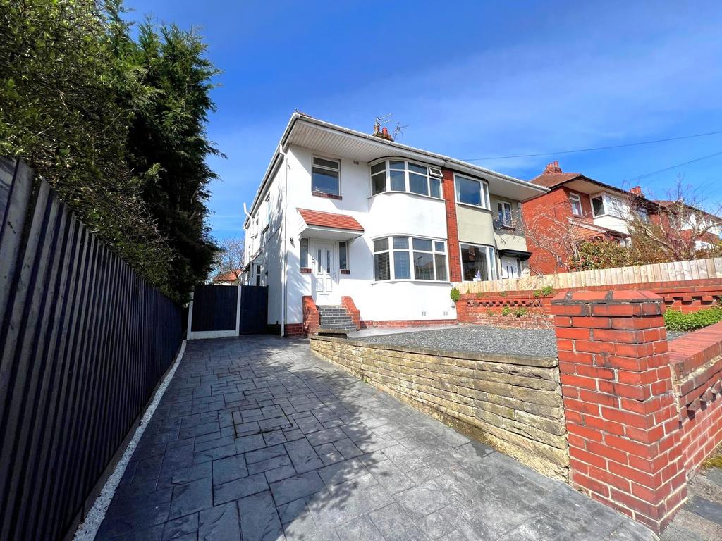 Bideford Avenue, Blackpool FY3 3 bed semi-detached house - £185,000