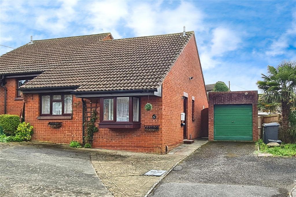 Cheyney Walk, Westbury 2 bed bungalow - £285,000