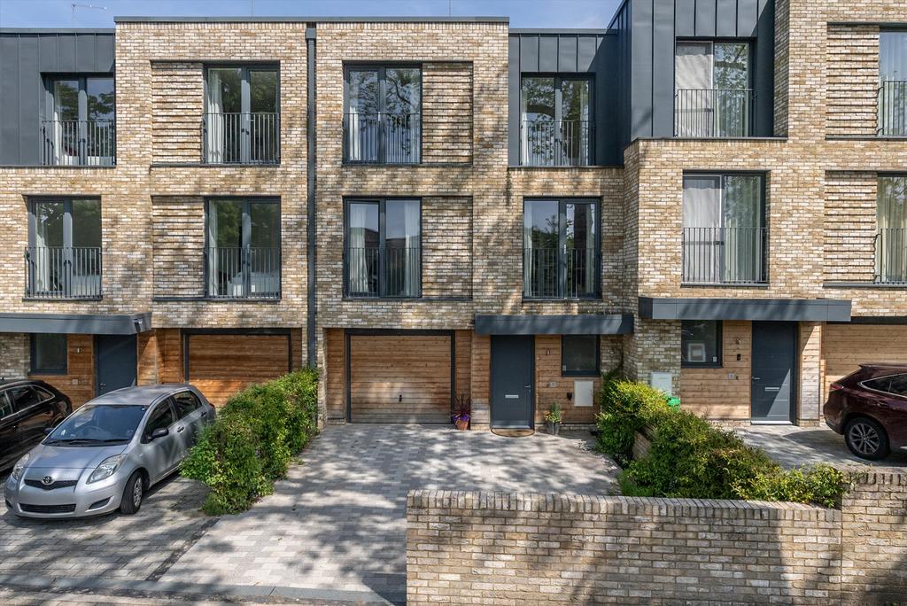 Victoria Drive, London, SW19 5 bed townhouse - £1,600,000