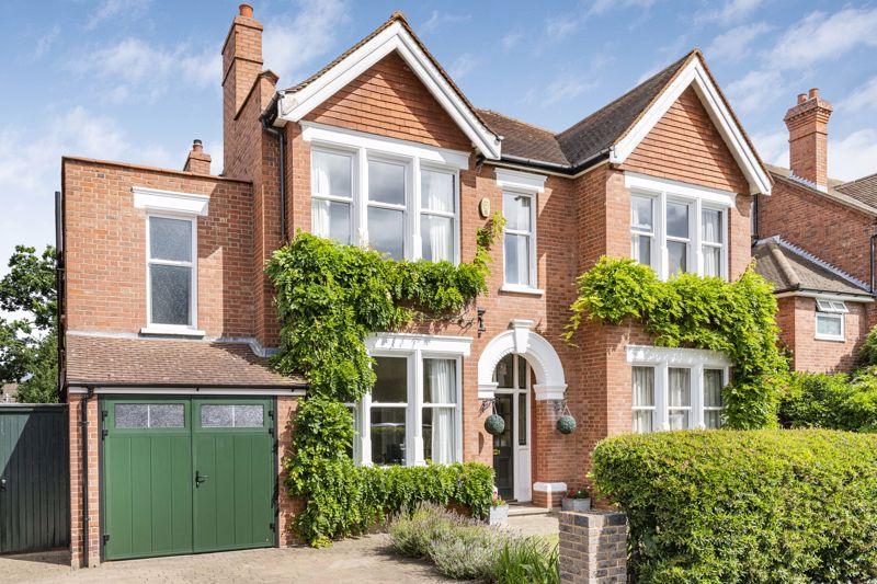 Priestlands Park Road, Sidcup 5 bed detached house - £1,375,000