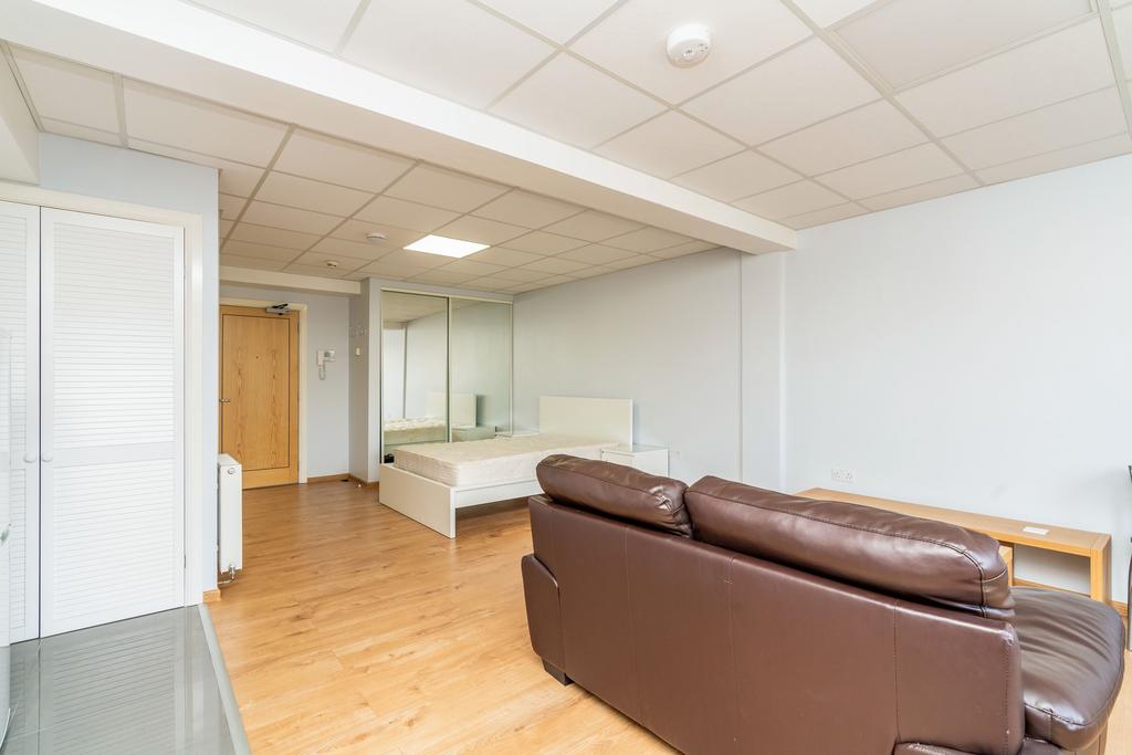 London Road, Southampton, SO15 Studio - £875 pcm (£202 pw)
