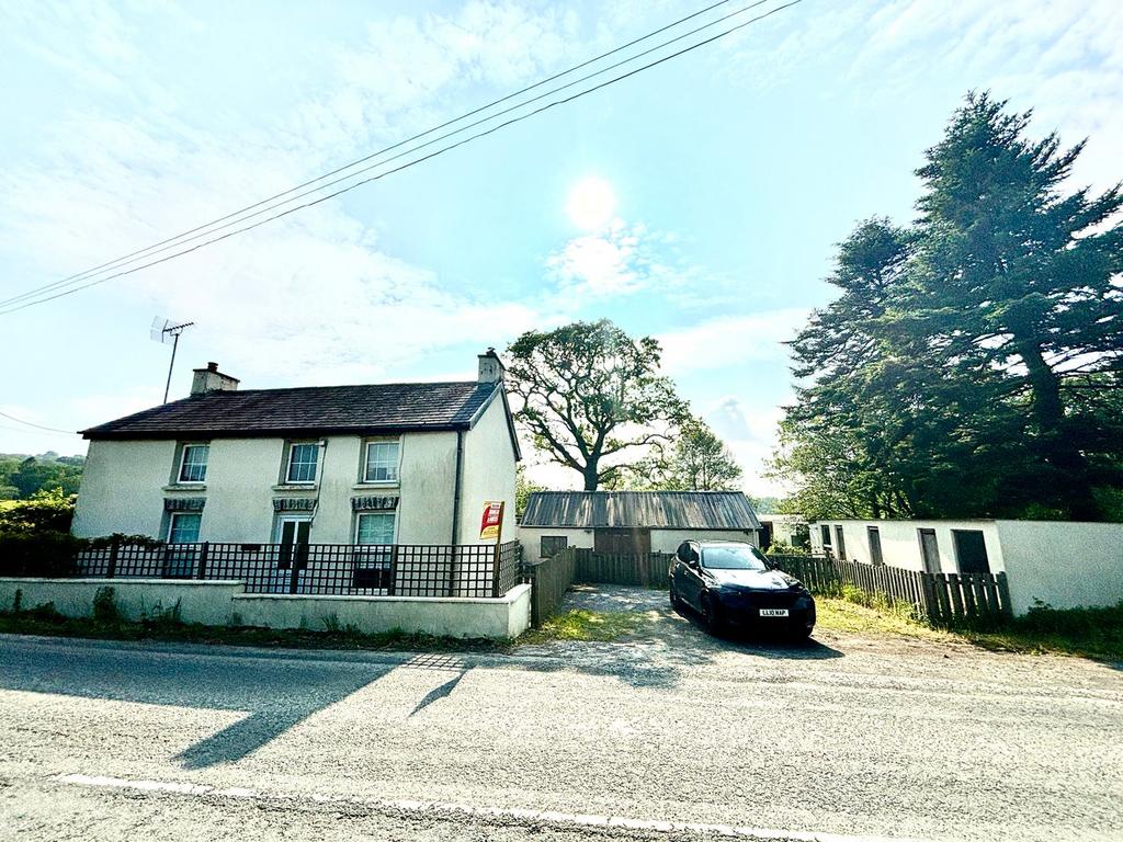 Felinfach, Lampeter, SA48 5 bed property with land for sale - £500,000