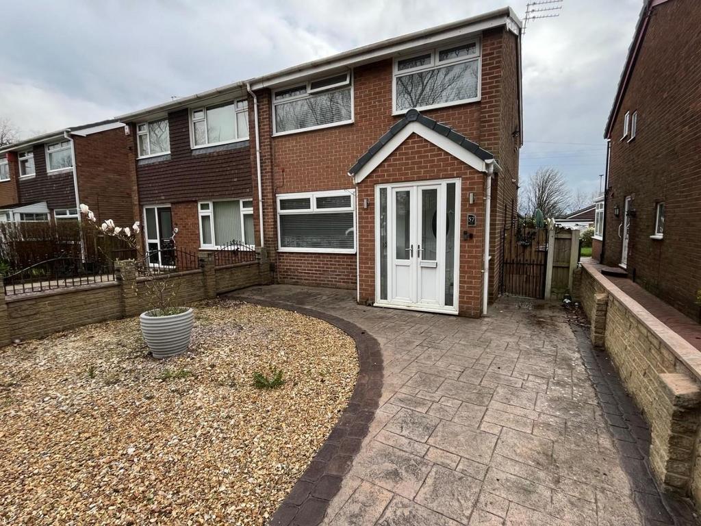 Darnton Road, Ashton-Under-Lyne OL6 3 bed semi-detached house for sale ...